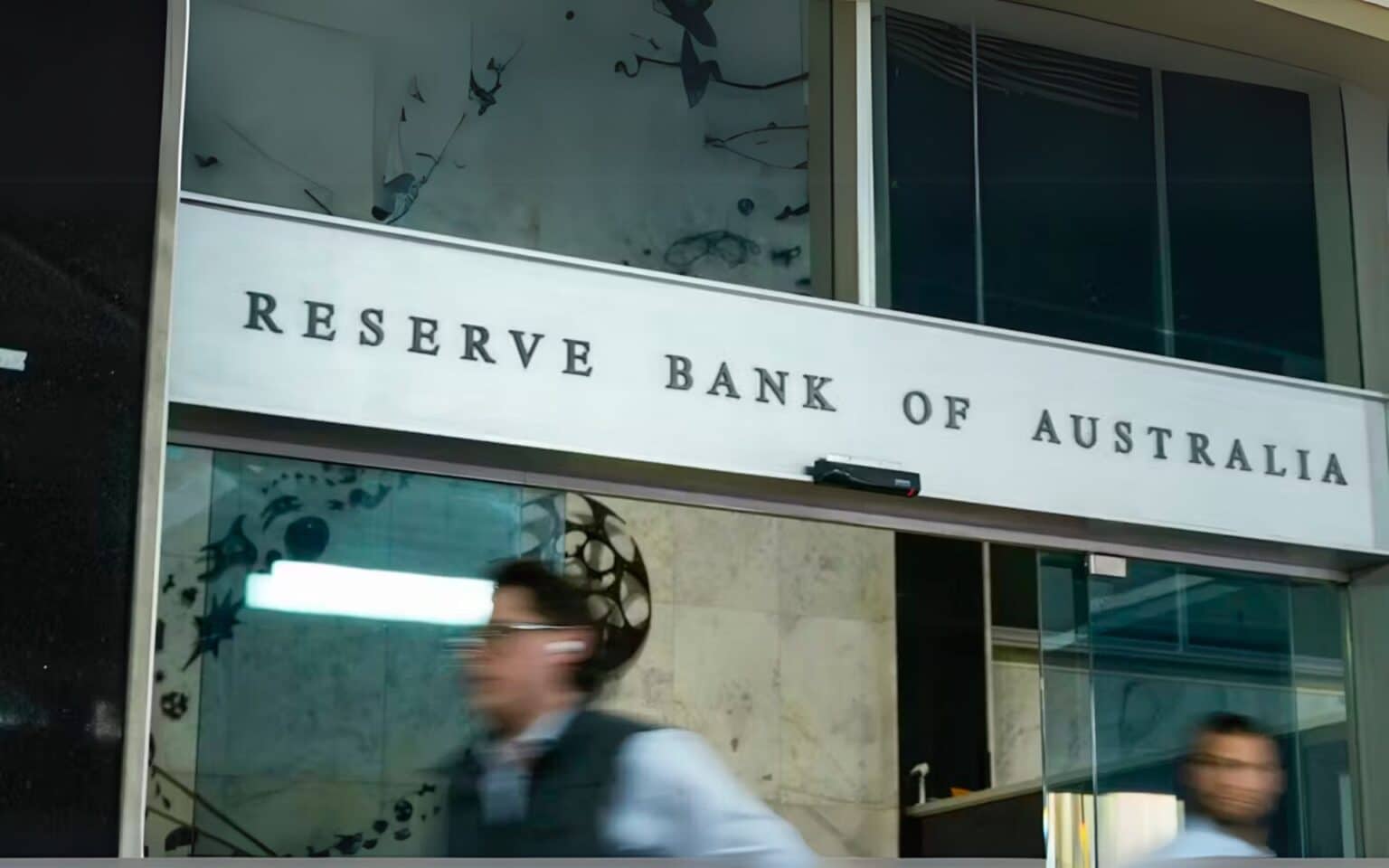 RBA Rate Cut Boosts Consumer Confidence to Three-Year High in March