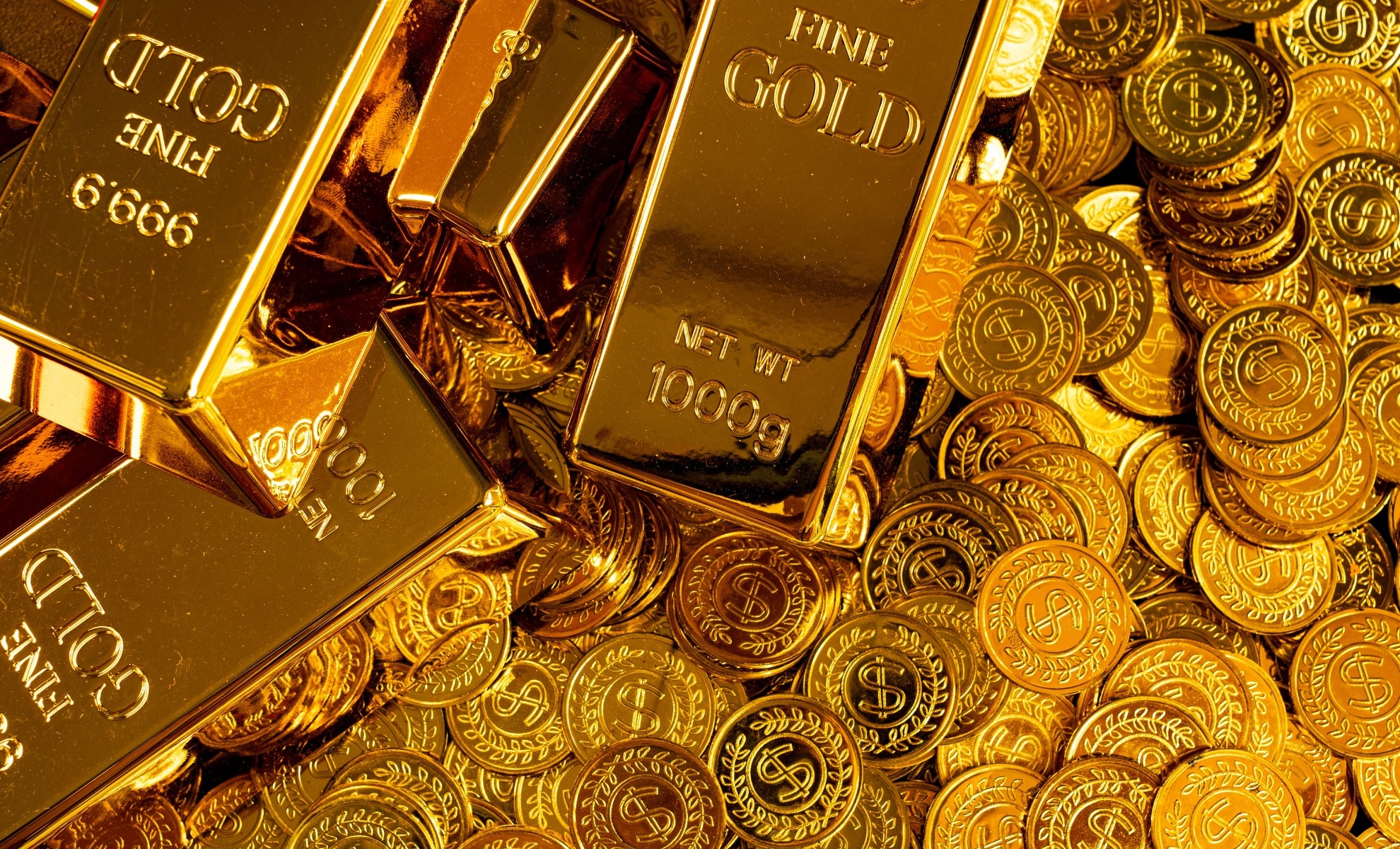 Gold Soars Past US$5,000: What’s Driving the Surge?