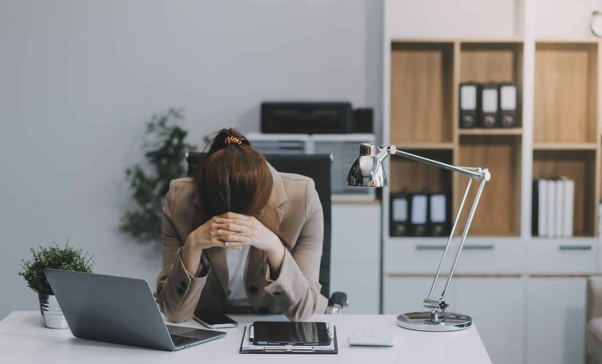 UK Government Urged to Introduce Paid Leave for 1.5M Suffering Brits