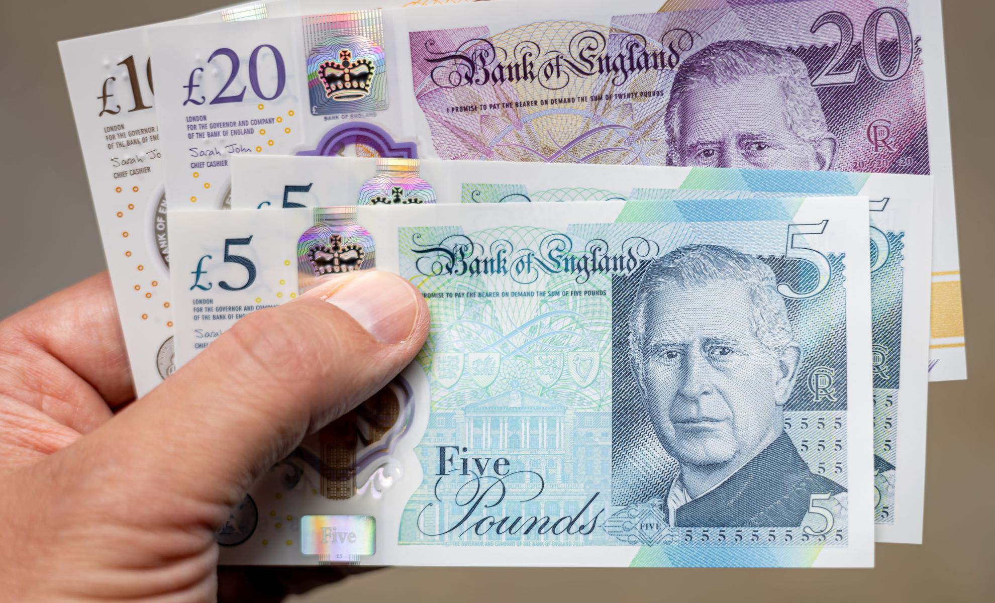 Pensioners To Receive £921 Boost Before New Year, Find Out If You Qualify!