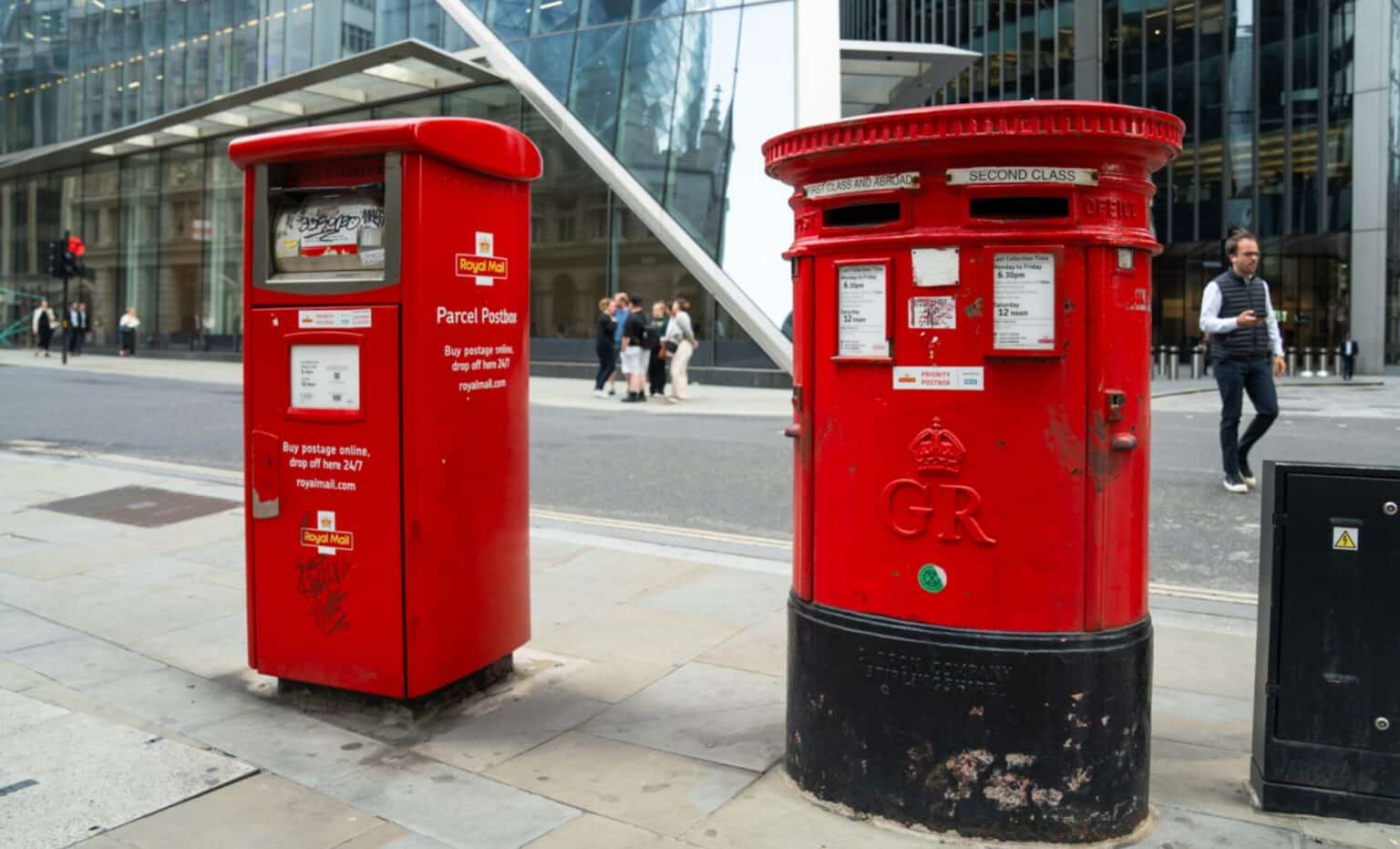 Royal Mail Issues Weekend Alert as 16 Offices Grind to a Halt