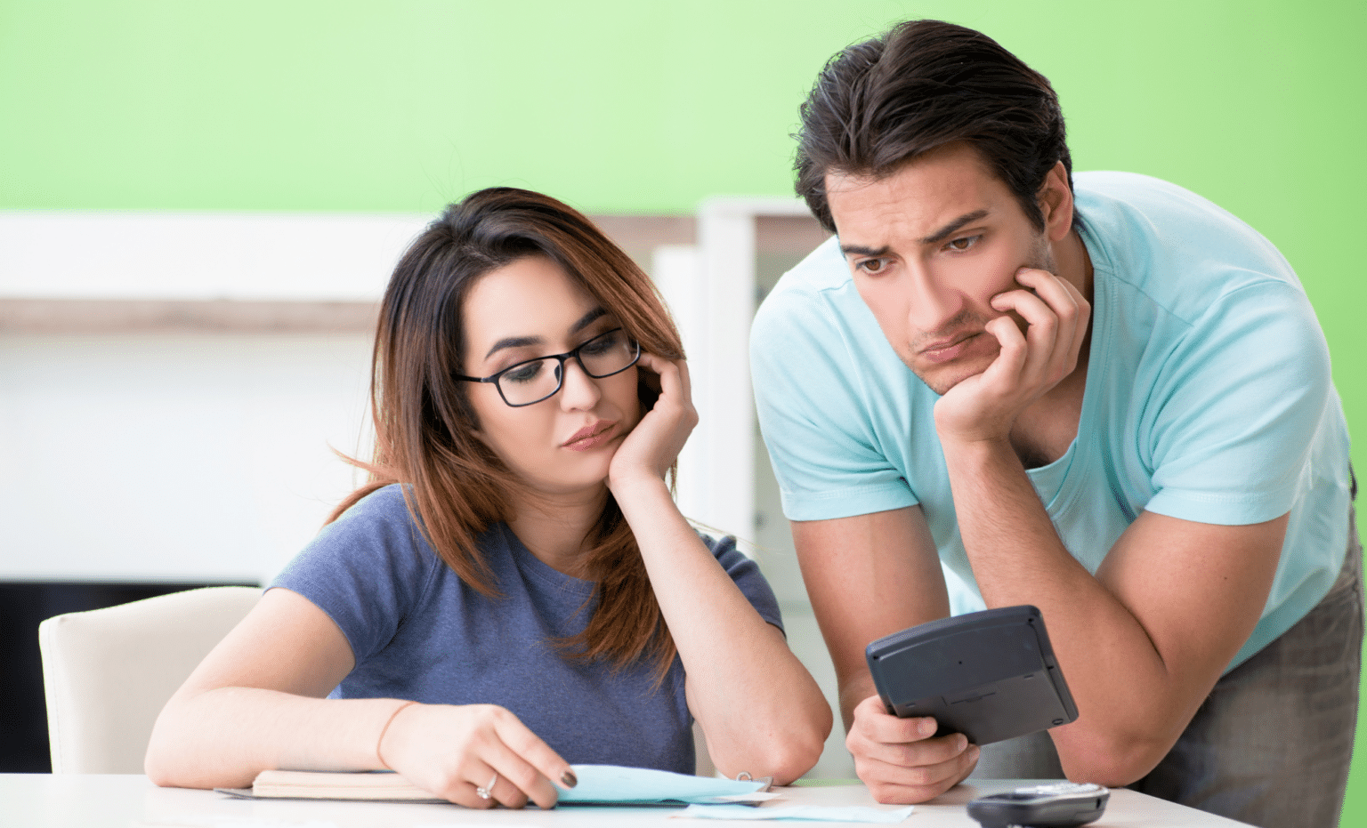 UK Middle Class Households Facing Financial Struggles Despite £60,000 ...