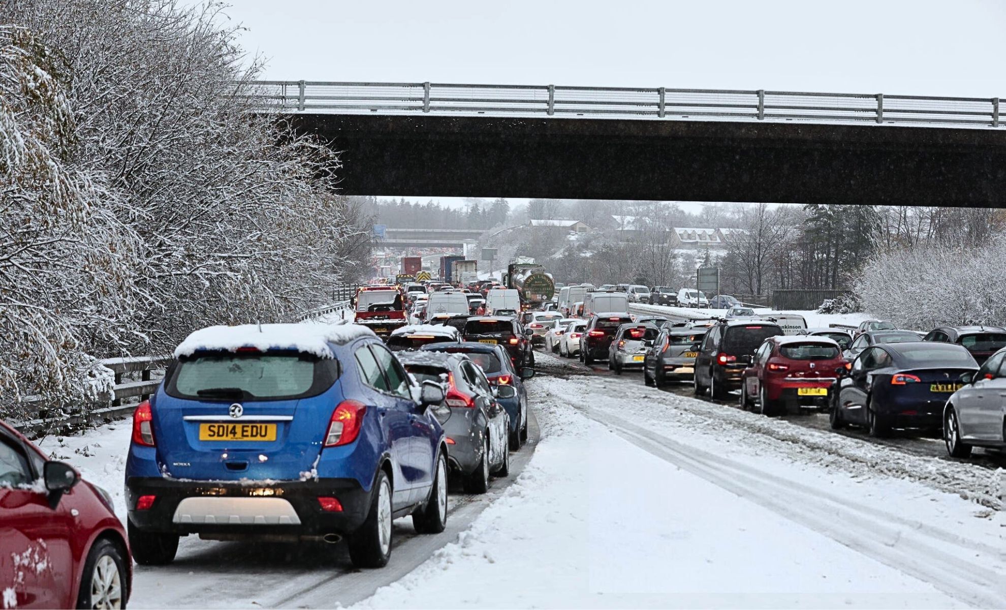 'Worst of Storm Bert Yet to Arrive': UK Faces Power Cuts, Travel Chaos ...