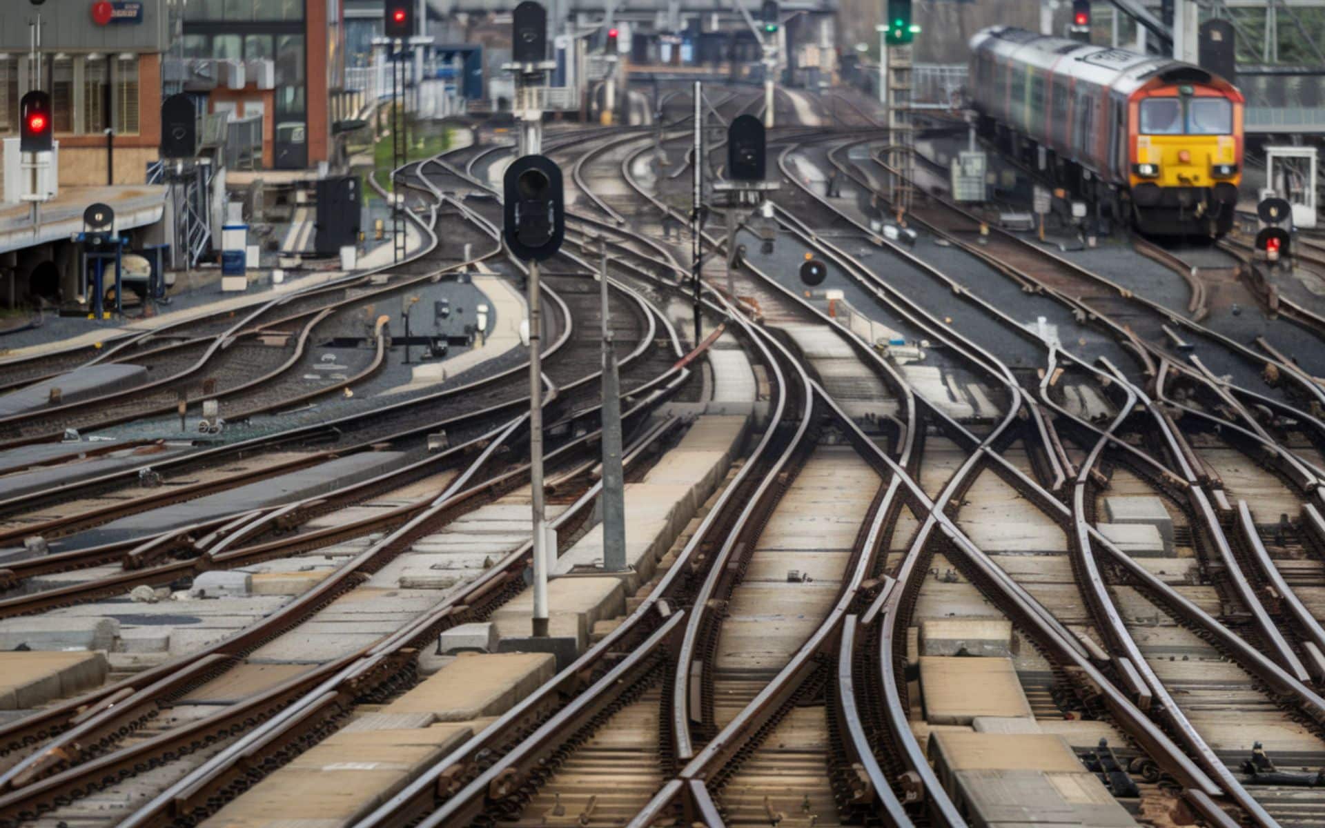 Train Strikes Called Off : RMT’s Suspension Brings Christmas Travel ...