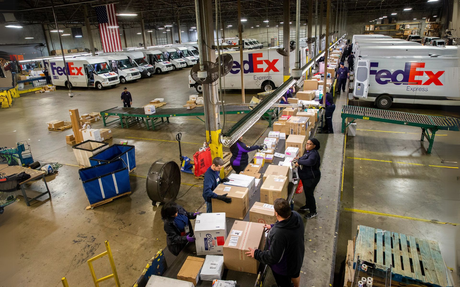 FedEx Shares Fall Amid Forecast Cuts, Fueling Economic Concerns