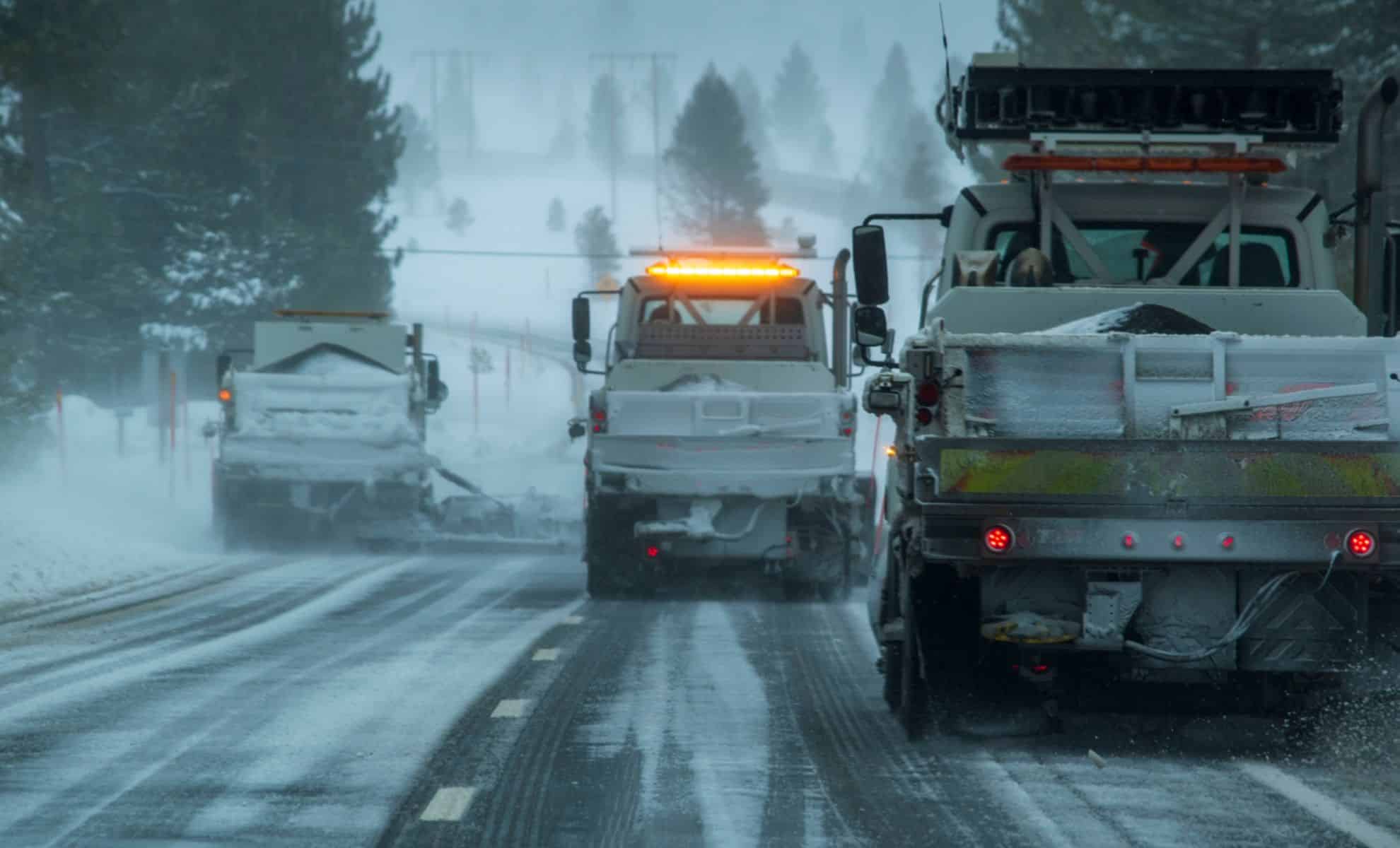 Severe Winter Weather Alert: Heavy Snow and Near-Whiteout Conditions on ...